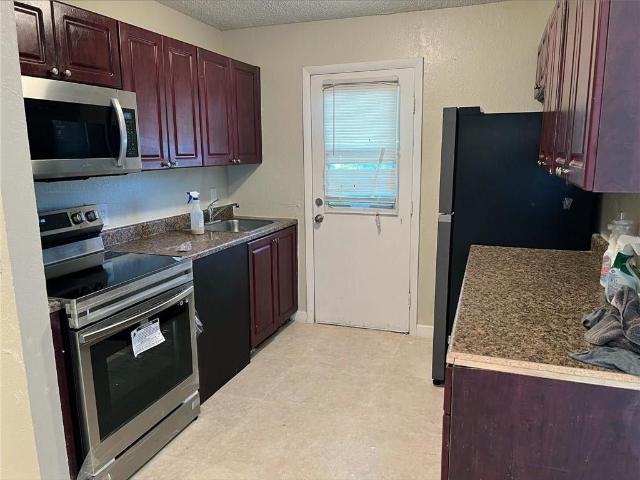 Luxury apartment complex for rent in Margate, Florida