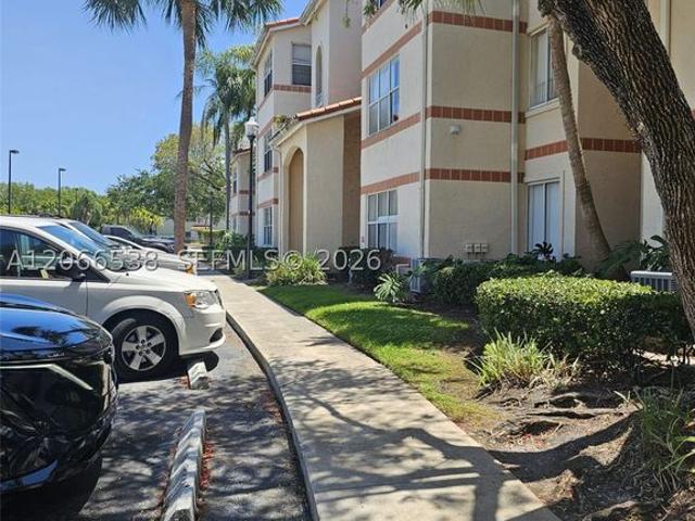 Luxury apartment complex for rent in Margate, Florida
