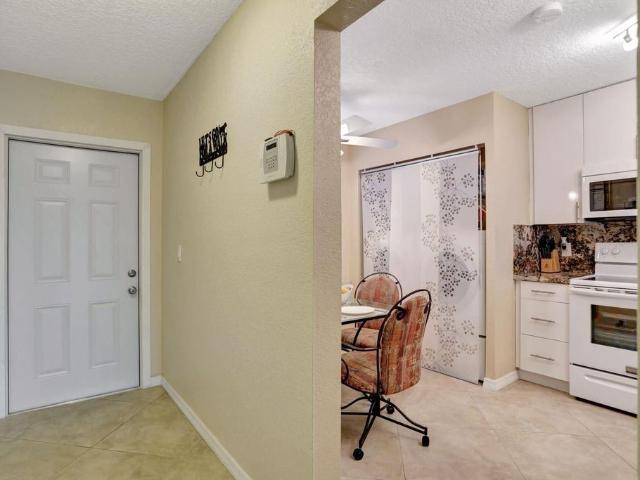 Luxury apartment complex for rent in Margate, Florida