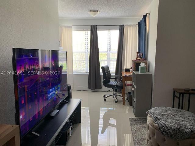 Luxury apartment complex for rent in Margate, Florida