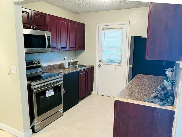 Luxury apartment complex for rent in Margate, Florida