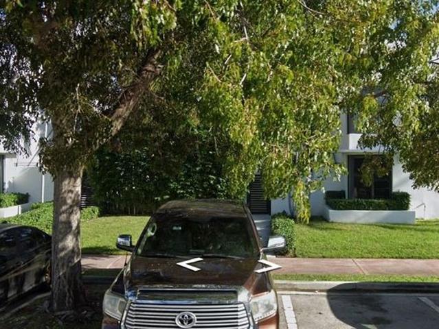 Luxury apartment complex for rent in Miami Beach, Florida