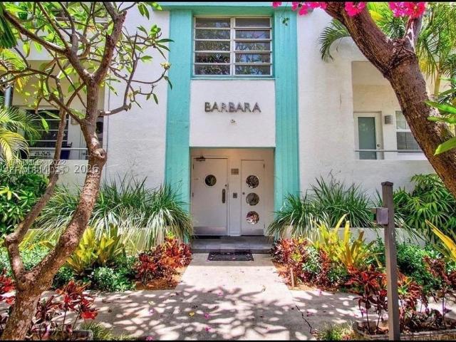Luxury apartment complex for rent in Miami Beach, Florida