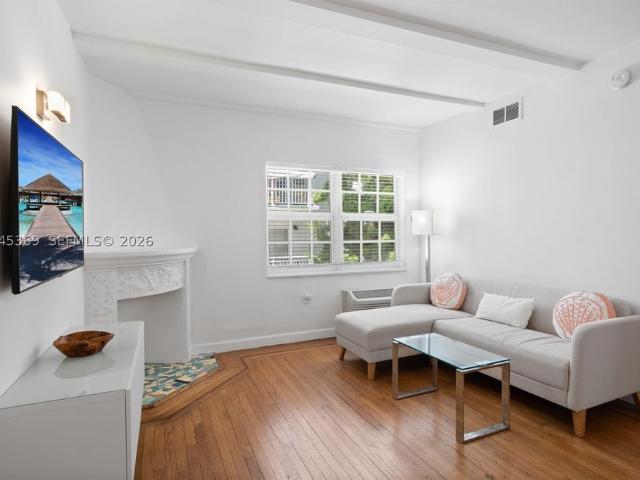 Luxury apartment complex for rent in Miami Beach, Florida