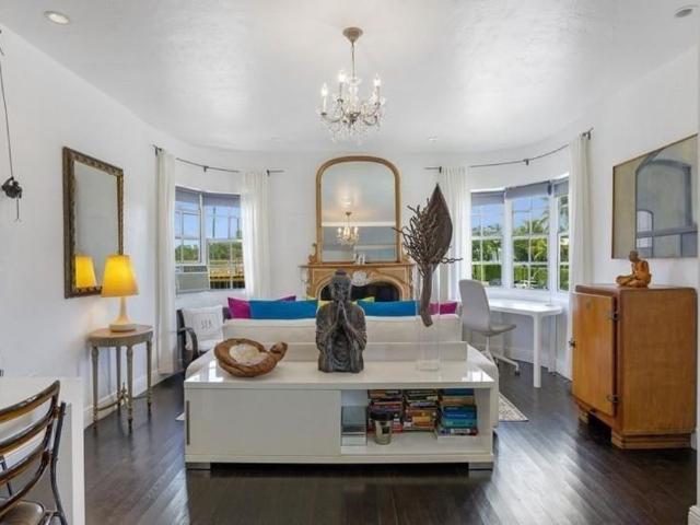 Luxury apartment complex for rent in Miami Beach, Florida