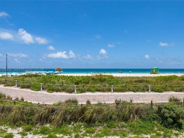 Luxury apartment complex for rent in Miami Beach, Florida