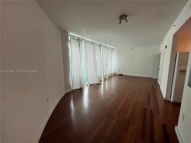 Luxury apartment complex for rent in Miami Beach, Florida