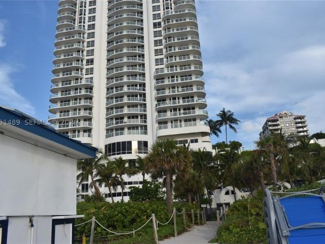 Luxury apartment complex for rent in Miami Beach, Florida