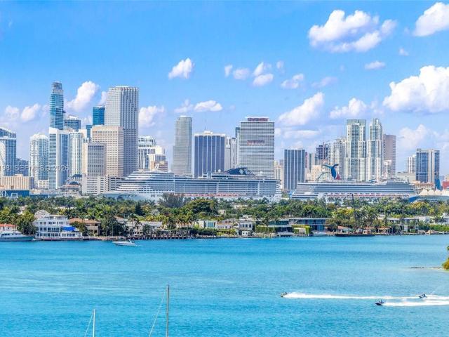 Luxury apartment complex for rent in Miami Beach, Florida