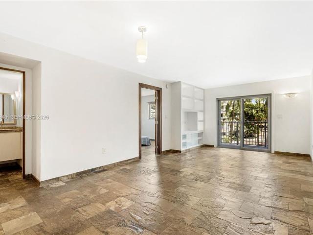 Luxury apartment complex for rent in Miami Beach, Florida