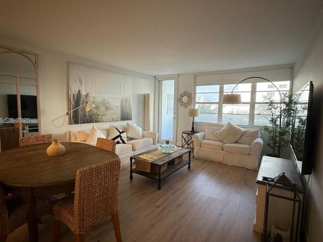 Luxury apartment complex for rent in Miami Beach, Florida