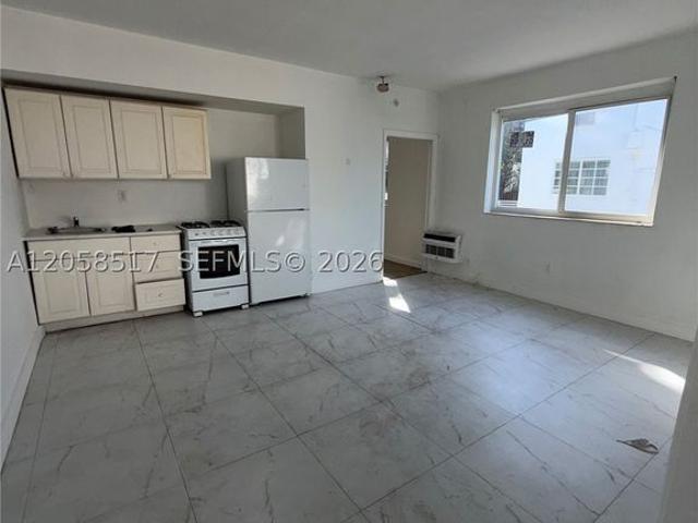 Luxury apartment complex for rent in Miami Beach, Florida