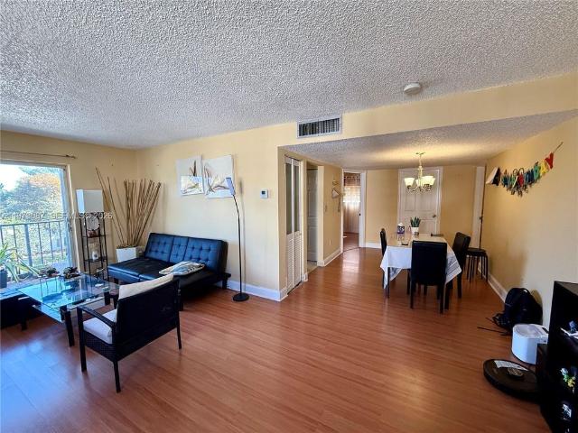 Luxury apartment complex for rent in Miami Beach, Florida