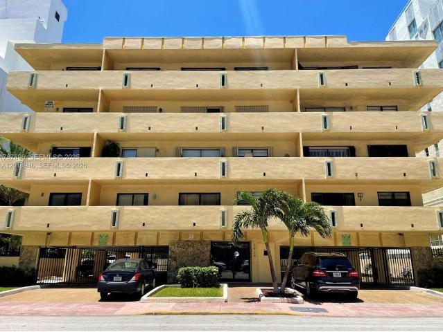 Luxury apartment complex for rent in Miami Beach, Florida