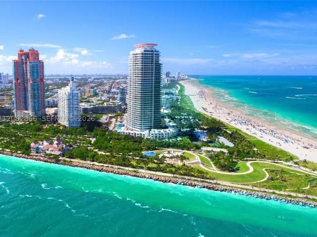 Luxury apartment complex for rent in Miami Beach, Florida