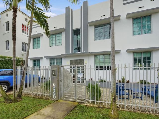 Luxury apartment complex for rent in Miami Beach, Florida