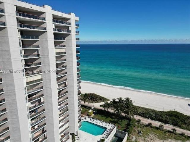 Luxury apartment complex for rent in Miami Beach, Florida