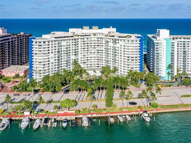 Luxury apartment complex for rent in Miami Beach, Florida