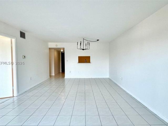 Luxury apartment complex for rent in Miami Beach, Florida