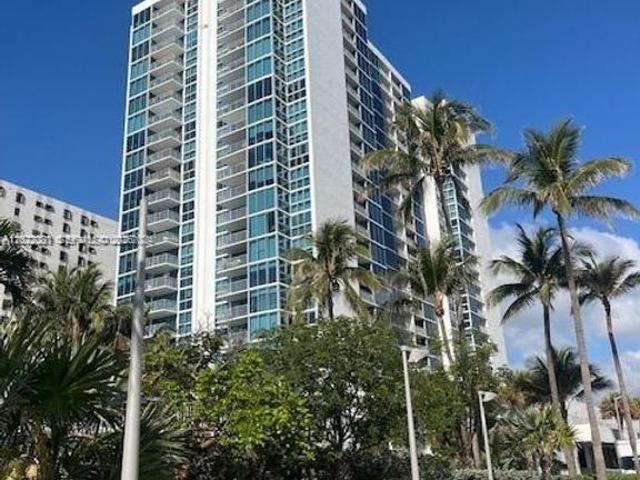 Luxury apartment complex for rent in Miami Beach, Florida