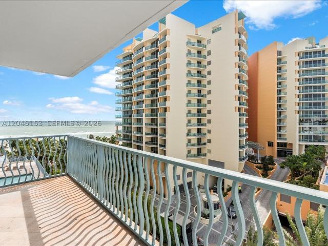 Luxury apartment complex for rent in Miami Beach, Florida