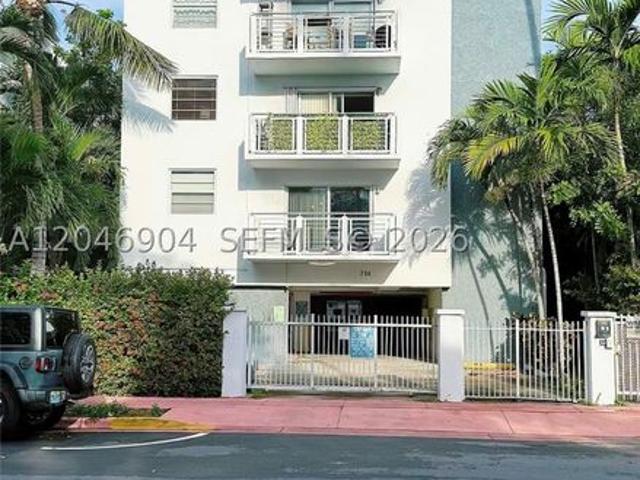 Luxury apartment complex for rent in Miami Beach, Florida