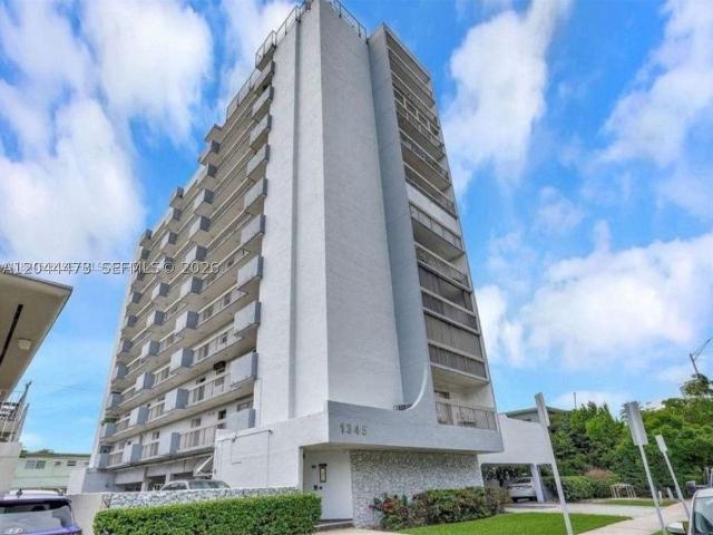 Luxury apartment complex for rent in Miami Beach, Florida