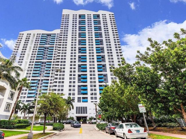 Luxury apartment complex for rent in Miami Beach, Florida