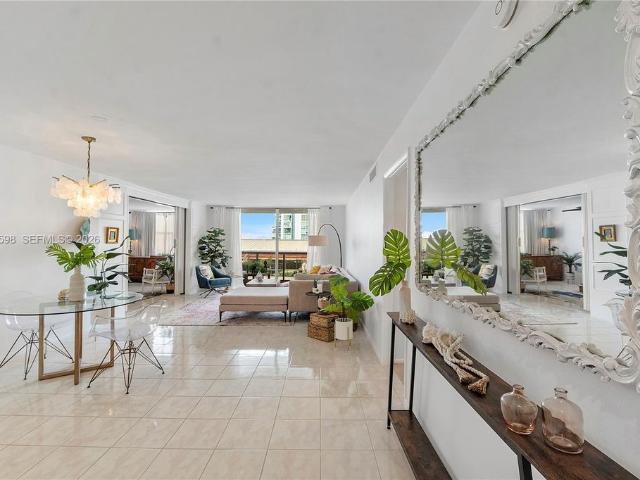 Luxury apartment complex for rent in Miami Beach, Florida