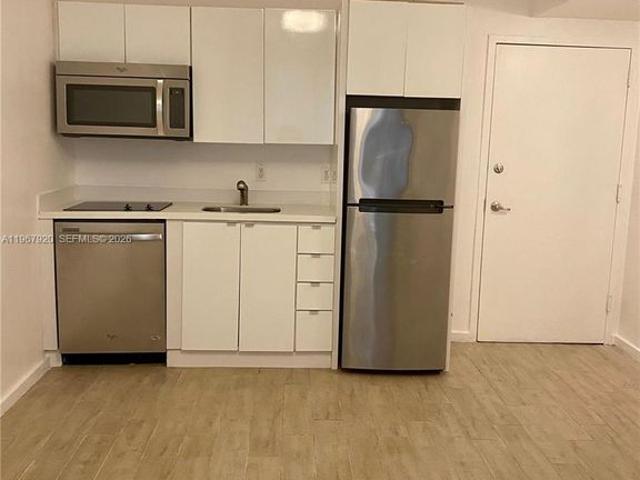 Luxury apartment complex for rent in Miami Beach, Florida