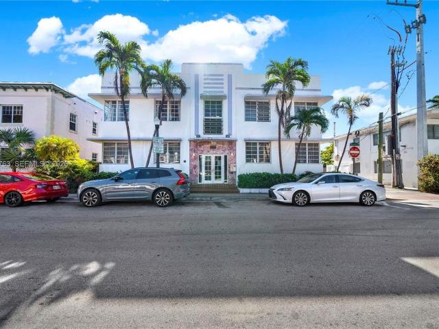 Luxury apartment complex for rent in Miami Beach, Florida