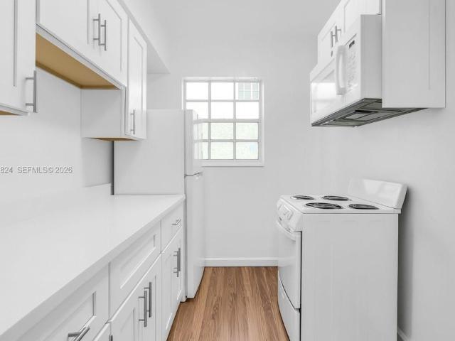 Luxury apartment complex for rent in Miami Beach, Florida