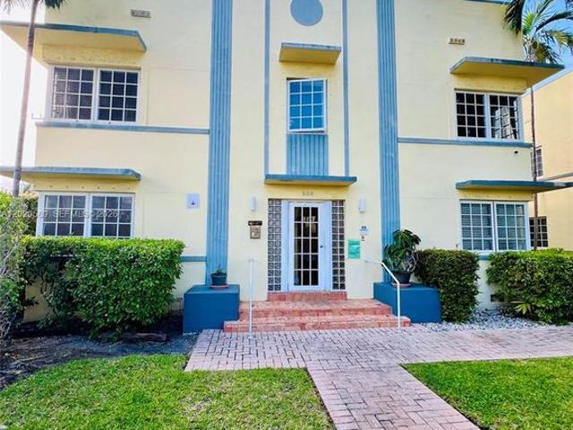 Luxury apartment complex for rent in Miami Beach, Florida