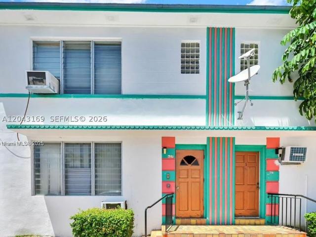 Luxury apartment complex for rent in Miami Beach, Florida