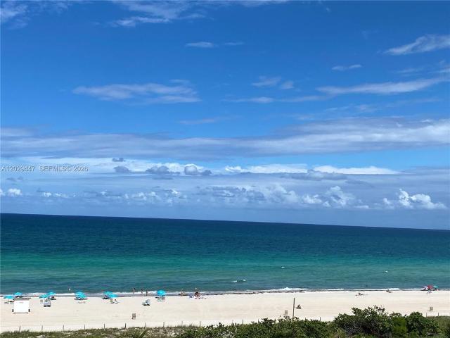 Luxury apartment complex for rent in Miami Beach, Florida