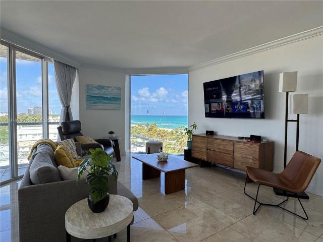 Luxury apartment complex for rent in Miami Beach, Florida