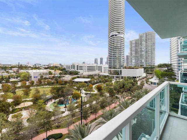 Luxury apartment complex for rent in Miami Beach, Florida