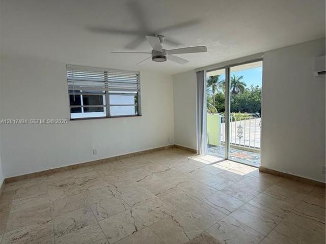 Luxury apartment complex for rent in Miami Beach, Florida