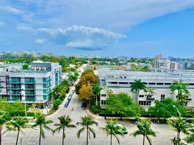 Luxury apartment complex for rent in Miami Beach, Florida