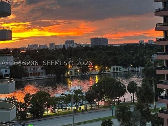 Luxury apartment complex for rent in Miami Beach, Florida