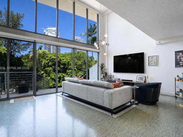 Luxury apartment complex for rent in Miami Beach, Florida