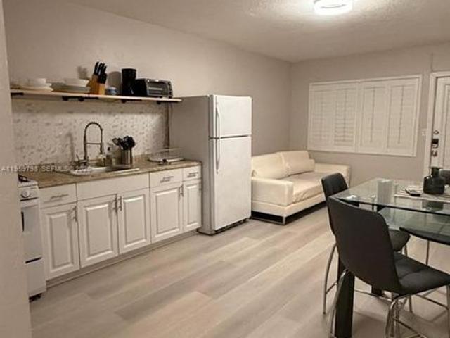 Luxury apartment complex for rent in Miami Beach, Florida