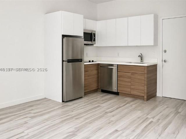 Luxury apartment complex for rent in Miami Beach, Florida
