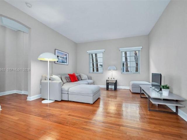 Luxury apartment complex for rent in Miami Beach, Florida