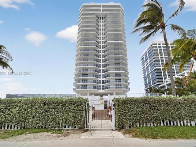 Luxury apartment complex for rent in Miami Beach, Florida