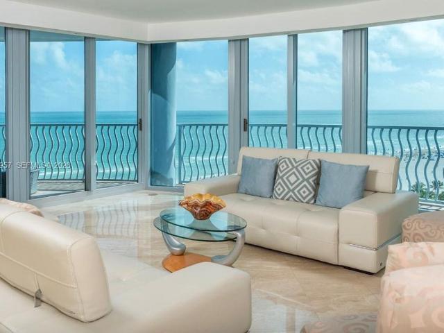 Luxury apartment complex for rent in Miami Beach, Florida