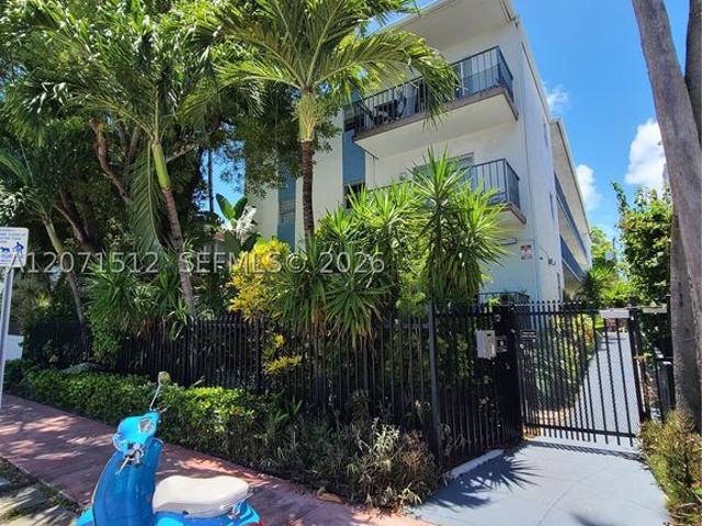 Luxury apartment complex for rent in Miami Beach, Florida