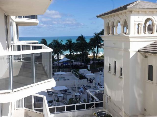 Luxury apartment complex for rent in Miami Beach, Florida