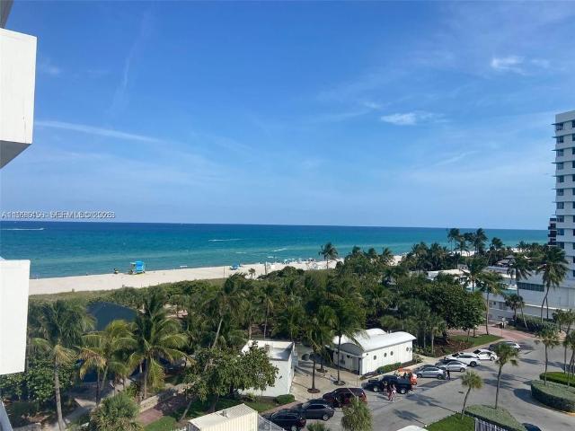 Luxury apartment complex for rent in Miami Beach, Florida