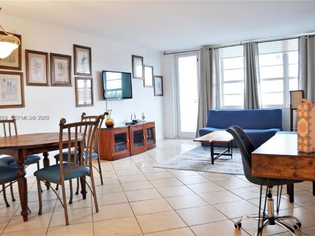 Luxury apartment complex for rent in Miami Beach, Florida